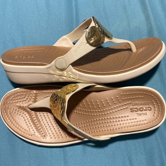 CROCS | Shoes | Crocs Womens Sanrah Embellished Wedge Sandals | Poshmark